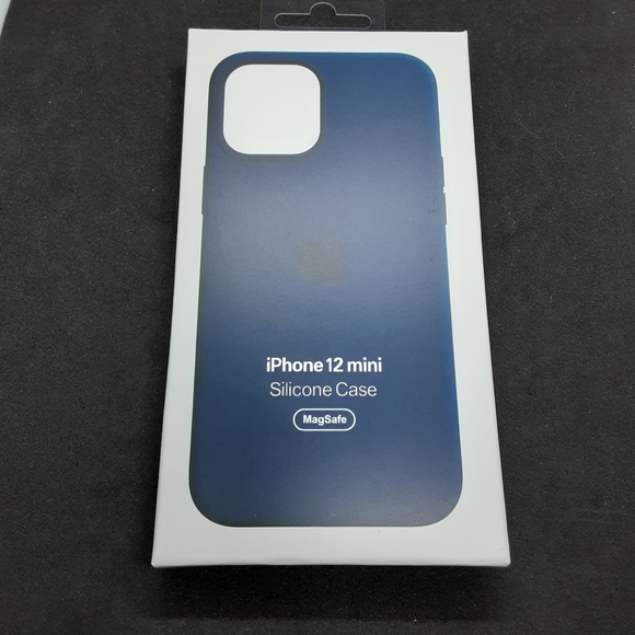 Apple | Accessories | Iphone 2 Pro Mini Silicone Case With Magsafe ...